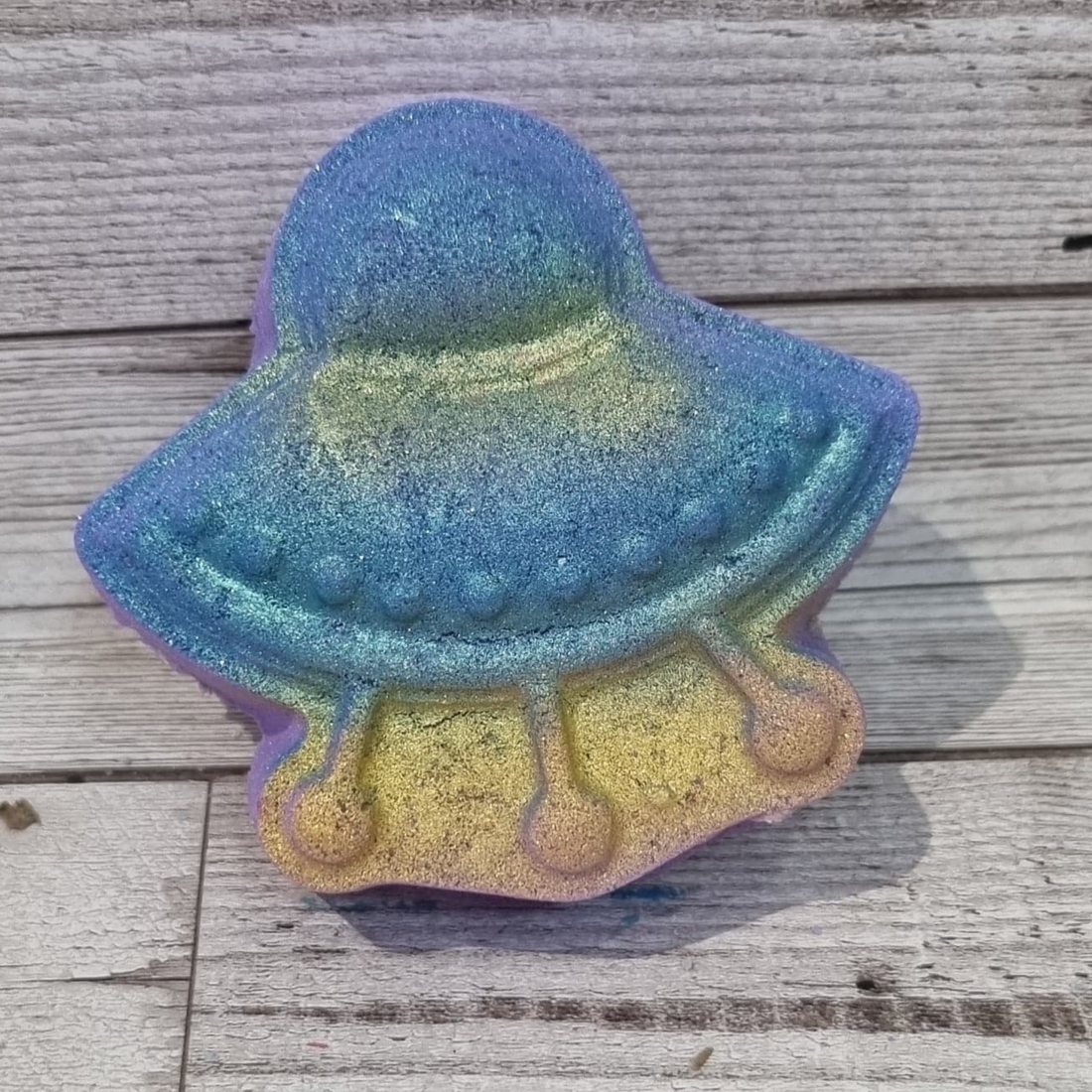 'Alien Invasion' Bath Bomb – The Soap Sisters